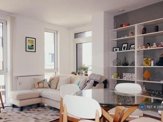Bellville House, London, 3 Bedroom Flat