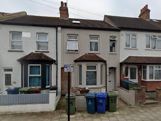 Belmont Avenue, Harrow 6 bed house to rent £6,000 pcm £1,385 pw