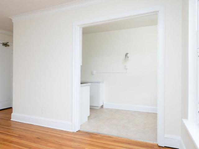 Belmont Apartments Studio Apartment for Rent at 1000 W Franklin Ave, Minneapolis, MN 55405 Lowry Hill
