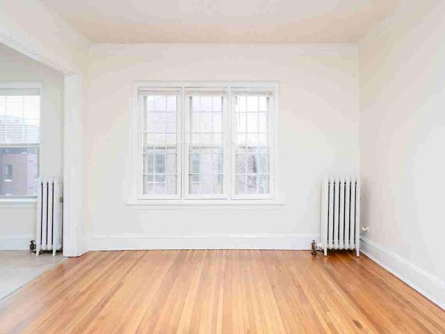 Belmont Apartments Studio Apartment for Rent at 1000 W Franklin Ave, Minneapolis, MN 55405 Lowry Hill
