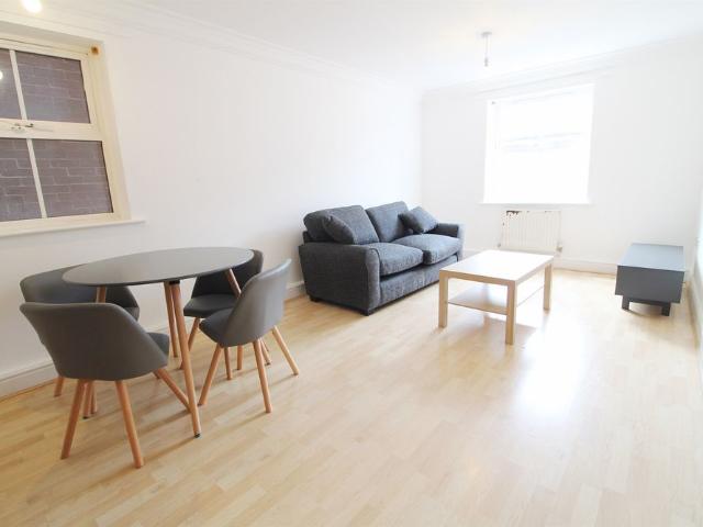 Belmont Court, Reading, RG1 1NS