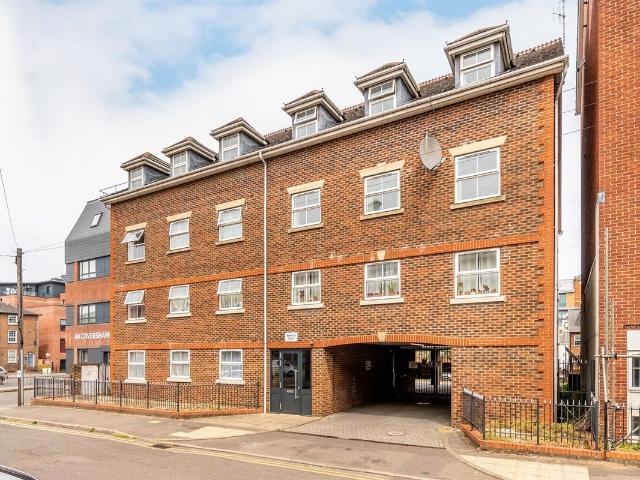Belmont Court, Reading RG1, 2 bed flat to rent, £1,450 pcm | PrimeLocation