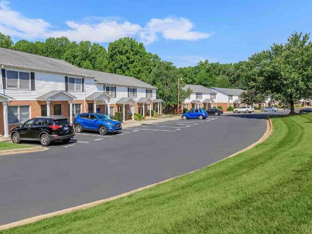 Belmont Heights Apartments & Townhomes 1 Bedroom Apartment for Rent at 199 Belmont Mount Holly Rd, Belmont, NC 28012