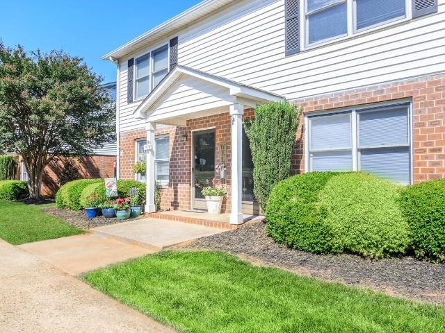 Belmont Heights Apartments & Townhomes 1 Bedroom Apartment for Rent at 199 Belmont Mount Holly Rd, Belmont, NC 28012