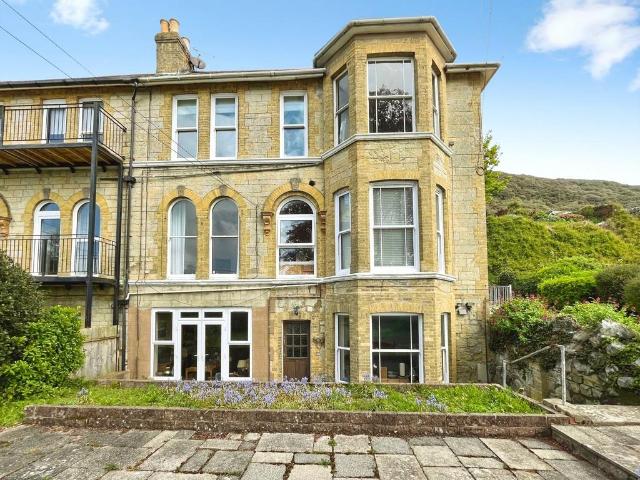 Belmont House, Southgrove Road, PO38 2 bed flat to rent £1,295 pcm £299 pw