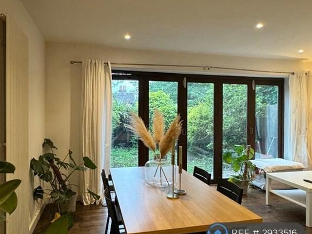 Belmont Park Close, London, SE13 3 bed terraced house to rent £3,125 pcm £721 pw