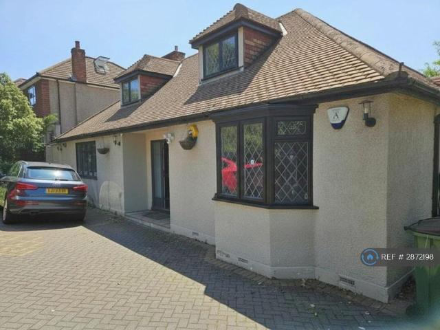 Belmont Rise, Sutton, SM2 4 bed detached house to rent £3,100 pcm £715 pw
