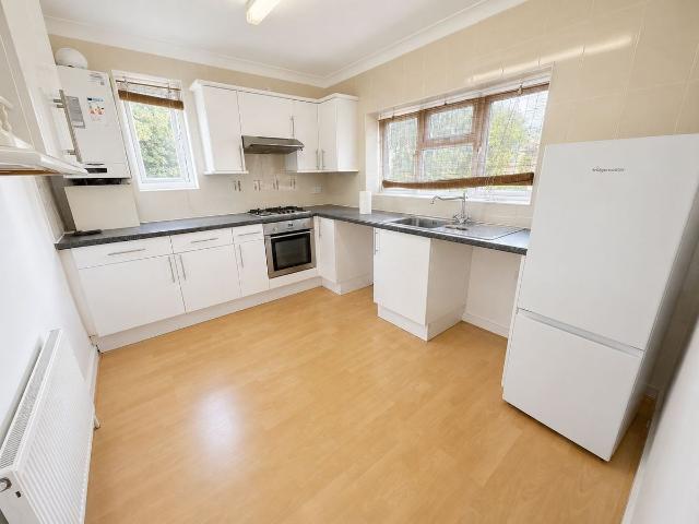 Belmont Road, Ilford, Essex IG1, 2 bed flat to rent, £1,900 pcm | PrimeLocation