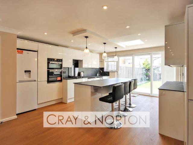 Belmont Road, South Norwood, SE25 3 bed terraced house to rent £2,150 pcm £496 pw