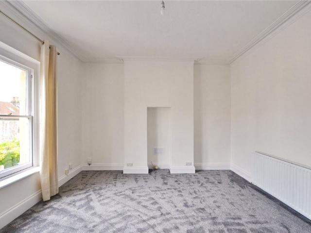 Belmont Road, St Andrews, Bristol. 2 bed apartment to rent £1,450 pcm £335 pw