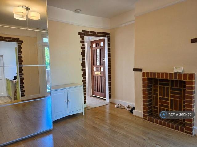Belmont Road, Sutton, SM2 3 bed semi detached house to rent £2,650 pcm £612 pw