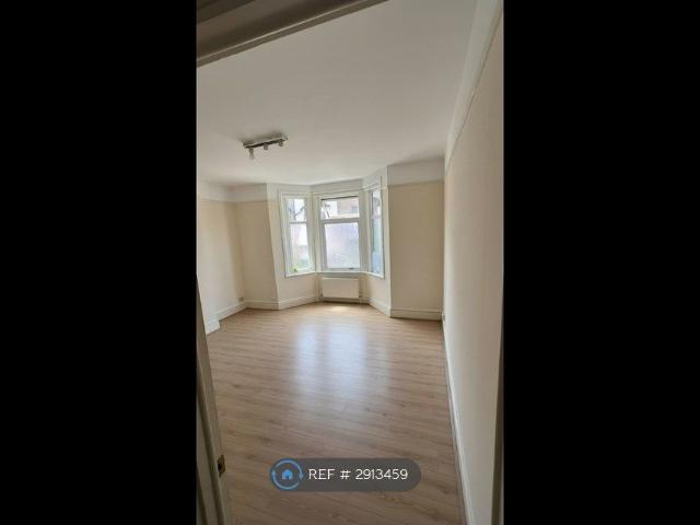 Belmont Road, Sutton SM2, 3 bed semi detached house to rent, £2,650 pcm | PrimeLocation