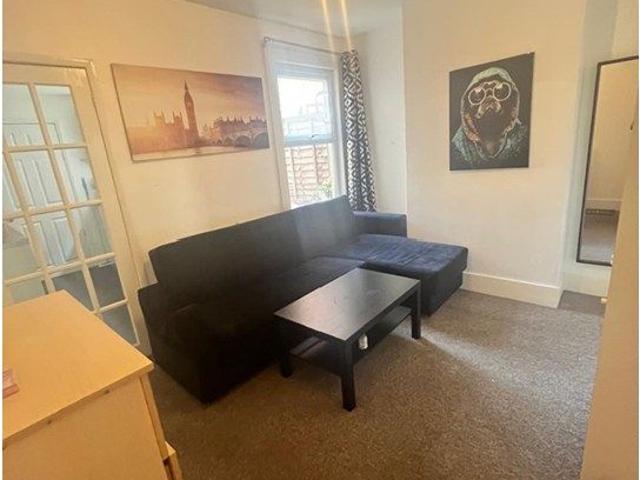 Belmont Road, Reading RG30, 1 bed flat to rent, £1,450 pcm | PrimeLocation