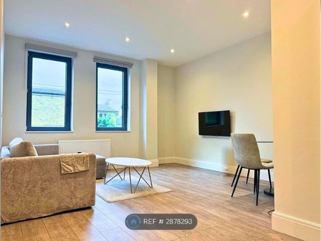 Belmont Road, Uxbridge UB8, 1 bed flat to rent, £1,575 pcm | PrimeLocation