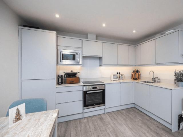 Belmont Road, Uxbridge, UB8 2 bed apartment to rent £1,899 pcm £438 pw