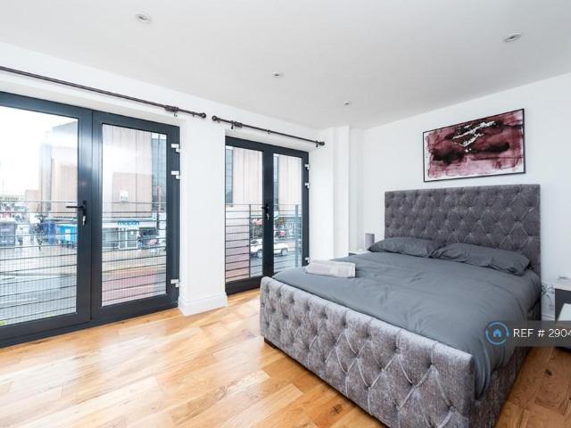 Belmont Road, Uxbridge, UB8 2 bed flat to rent £1,925 pcm £444 pw