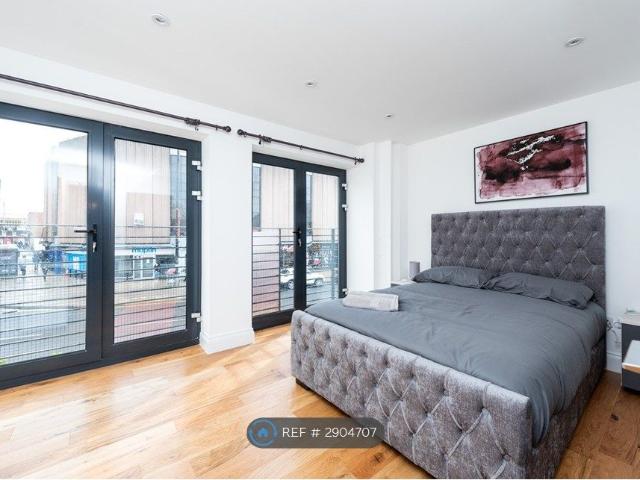 Belmont Road, Uxbridge UB8, 2 bed shared accommodation to rent, £1,875 pcm | PrimeLocation