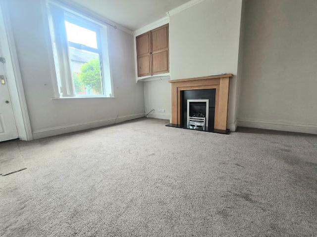 Belmont Street, Sowerby Bridge HX6, 2 bed terraced house to rent, £800 pcm | PrimeLocation