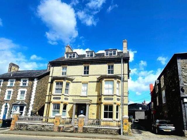 Belmont, Temple Street, 2 Bedroom Apartment