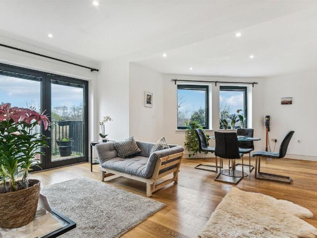 Belmont Terrace, London W4, 2 bed flat to rent, £3,000 pcm | PrimeLocation