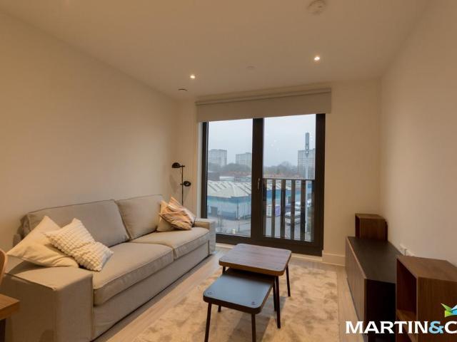 Belmont Wharf, Glasswater Locks, Pitt. 1 bed apartment to rent £1,000 pcm £231 pw