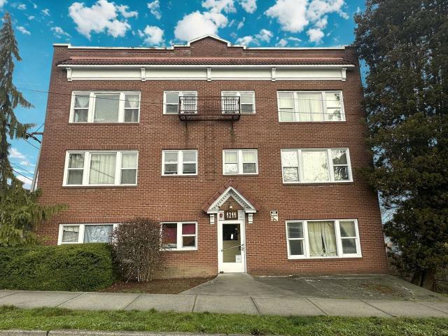 Belmont 13 Unit 1 Bedroom Apartment for Rent at 1211 Pacific Ave, Everett, WA 98201 Port Gardner