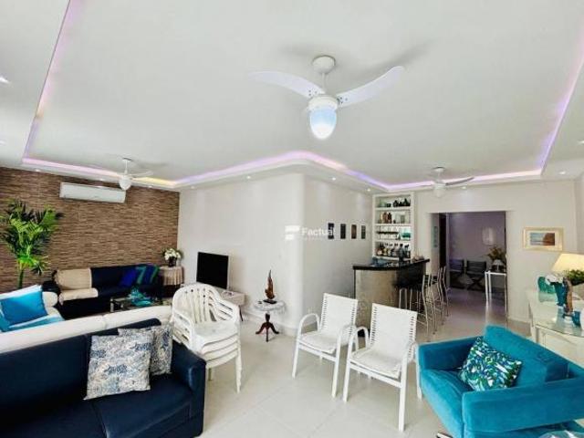 Belo Apartamento à venda no bairro de Pitangueiras Guarujá/SP