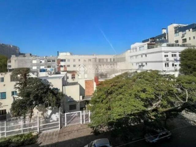 Belo apartamento com vista e em excelente localização, próximo à Av. Ijui e Protásio Alves