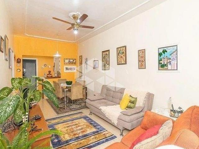 Belo Apartamento de Três dormitórios ao lado do Parcão