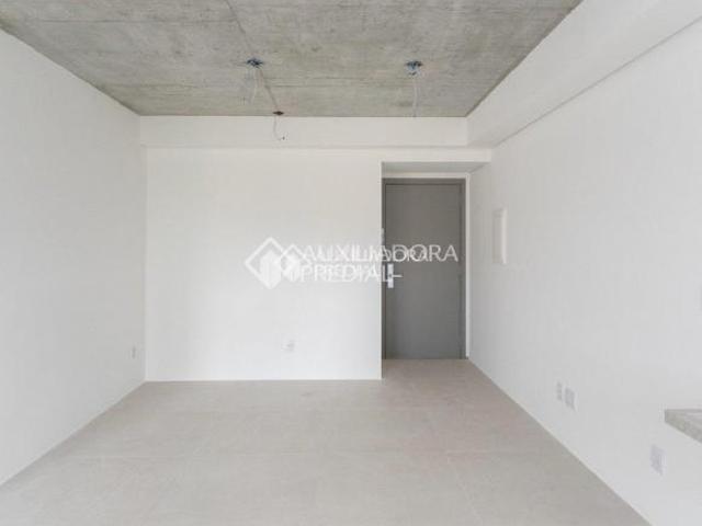 BELO APARTAMENTO DE 2 QUARTOS, 1 SUITE, SACADA, 1 VAGA, EM FRENTE A REDENÇÃO