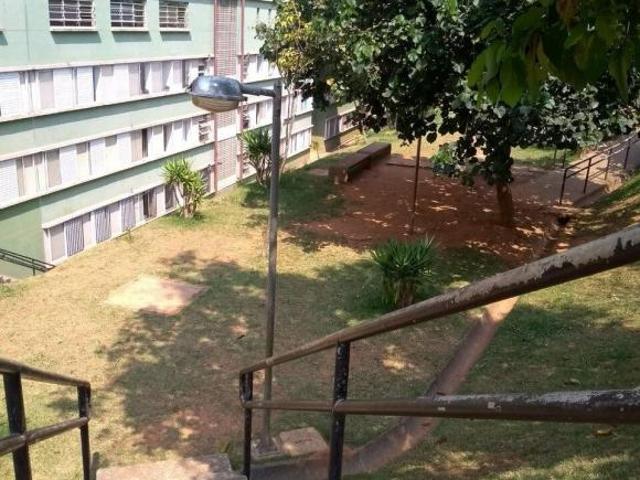 Belo apartamento em condomínio fechado