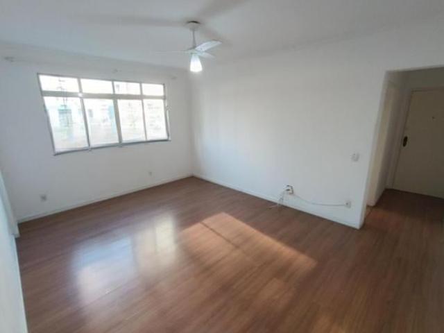 Belo Apartamento 123m² 2 Dormitórios Suite Garagem quadra da Praia do Embare!