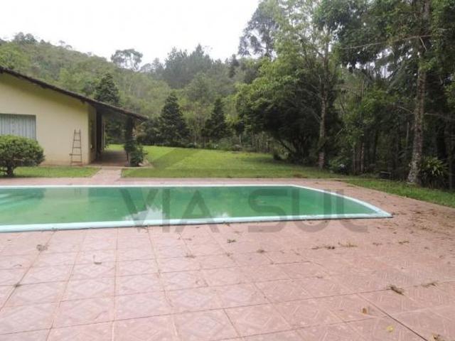 BELO SÍTIO ÀVENDA EM JUQUITIBA
