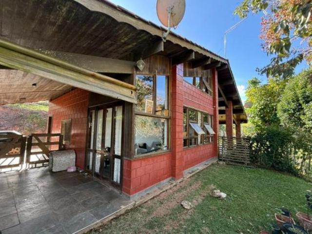 Belo Sobrado Condomínio Rancho Querência em Piracaia SP