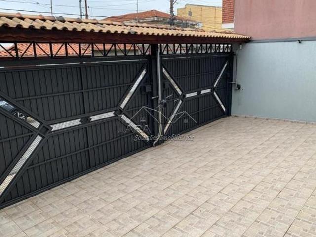 BELO SOBRADO EM CONDOMINIO A.E.CARVALHO