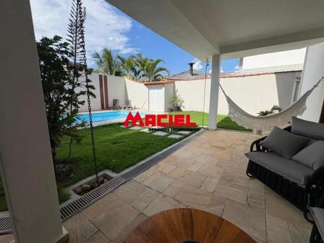 Belo sobrado no condomínio Aquarius II Jd Aquarius 4 suítes / escritório / piscina / 4 vagas