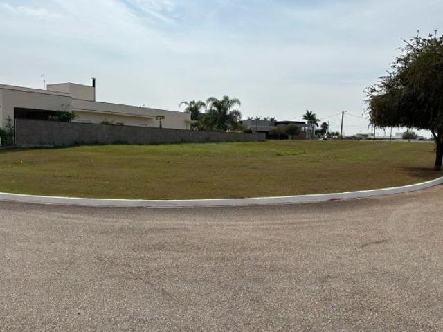 Belo Terreno de Esquina com 820m² no Condomínio Residencial Evidence Sorocaba