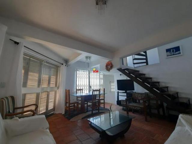 Belo triplex de 03 dormitórios, na Zona Nova de Tramandaí!