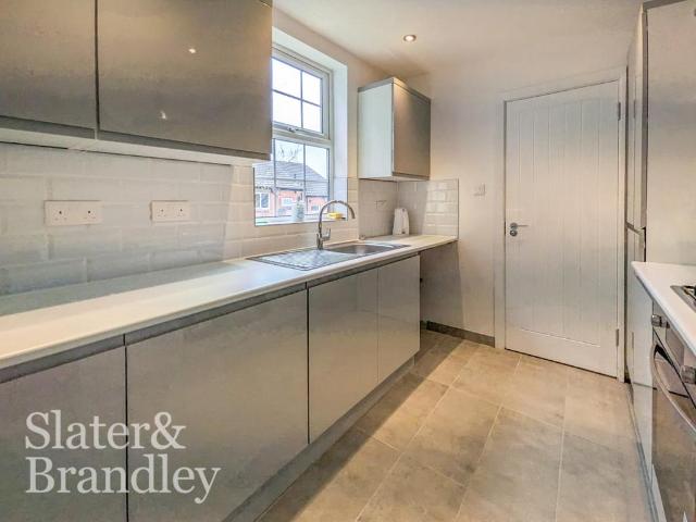 Belper Road, Nottingham, NG7 4 bed detached house to rent £1,225 pcm £283 pw