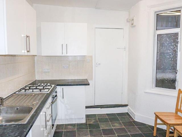 Belsham Street, Hackney, London E9, 2 bed flat to rent, £1,800 pcm | PrimeLocation