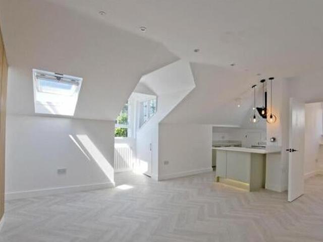Belsize Avenue, London, 1 Bedroom Apartment
