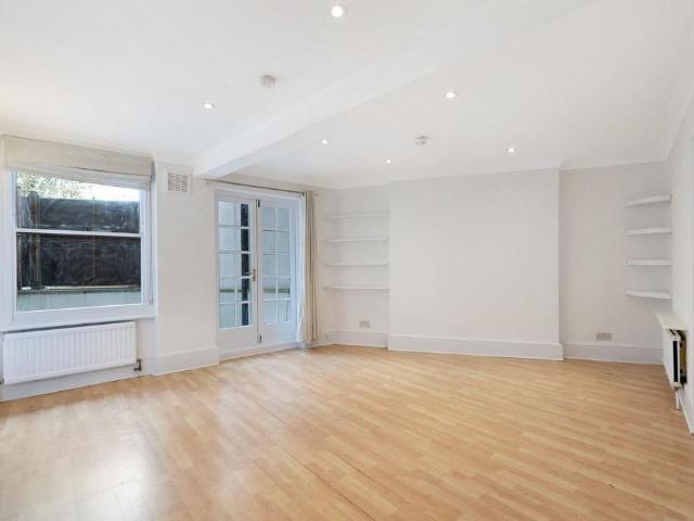 Belsize Crescent, London 1 bed flat to rent £2,600 pcm £600 pw