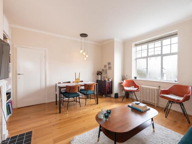 Belsize Grove, London, NW3 1 bed apartment to rent £2,300 pcm £531 pw