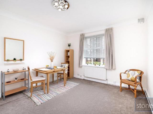 Belsize Grove, London, NW3 Studio to rent £1,895 pcm £437 pw