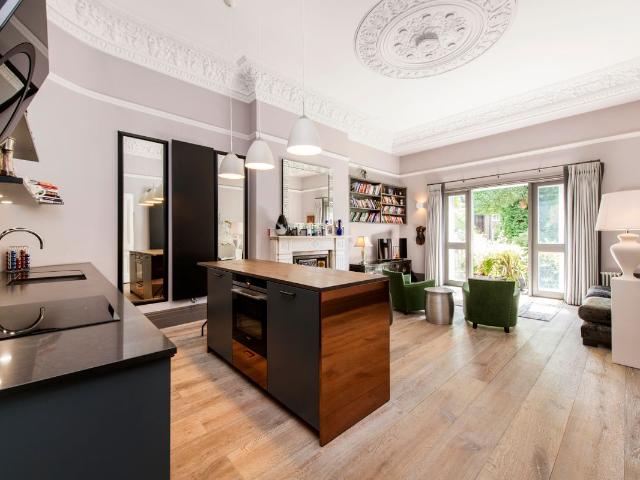 Belsize Park Gardens, Belsize Park NW3, 2 bed flat to rent, £7,150 pcm | PrimeLocation