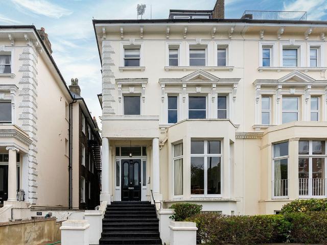 Belsize Park Gardens, London NW3, 2 bed flat to rent, £3,200 pcm | PrimeLocation