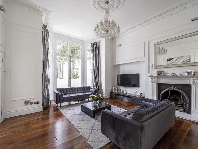 Belsize Park Gardens London NW3 3 bed flat to rent £6,950 pcm £1,604 pw