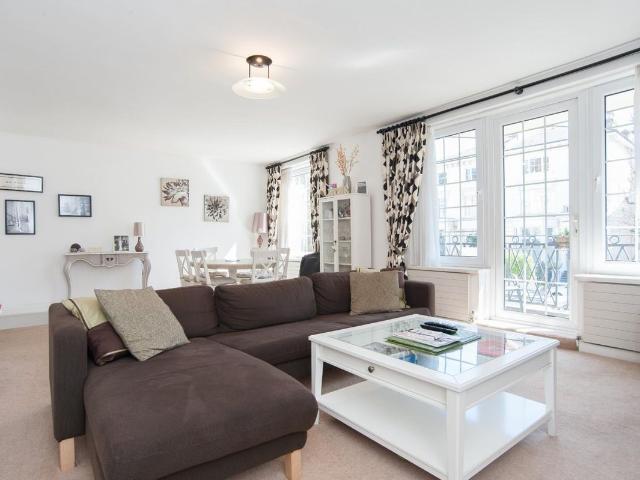 Belsize Park, London NW3, 2 bed flat to rent, £3,150 pcm | PrimeLocation