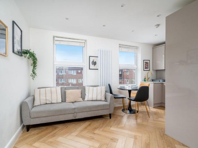 Belsize Park NW5, 1 bed flat to rent, £3,696 pcm | PrimeLocation
