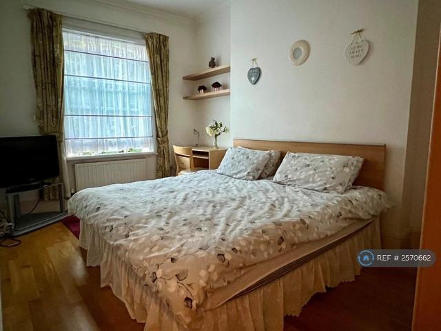 Belsize Road, Swiss Cottage, NW6 2 bed flat to rent £2,445 pcm £564 pw